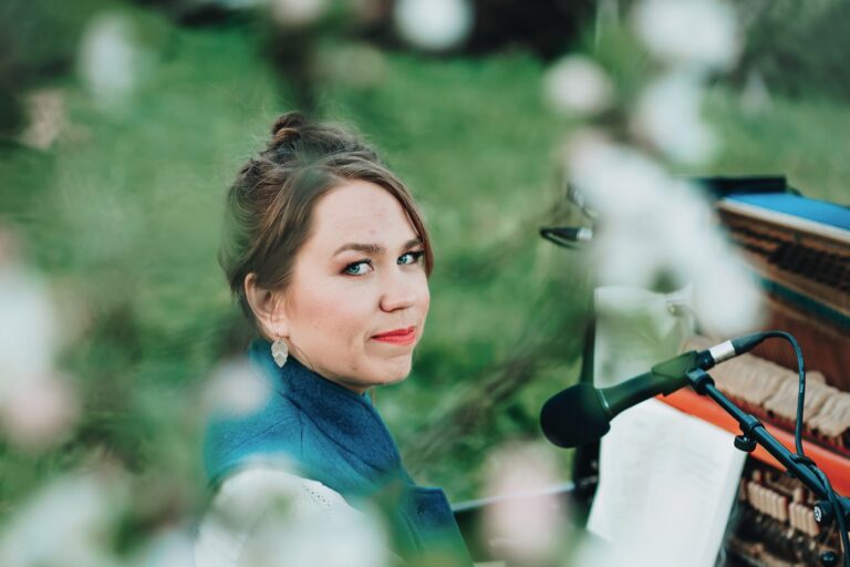 Connection story: Mari Kalkun and Tunglleysa | Tallinn Music Week (TMW)